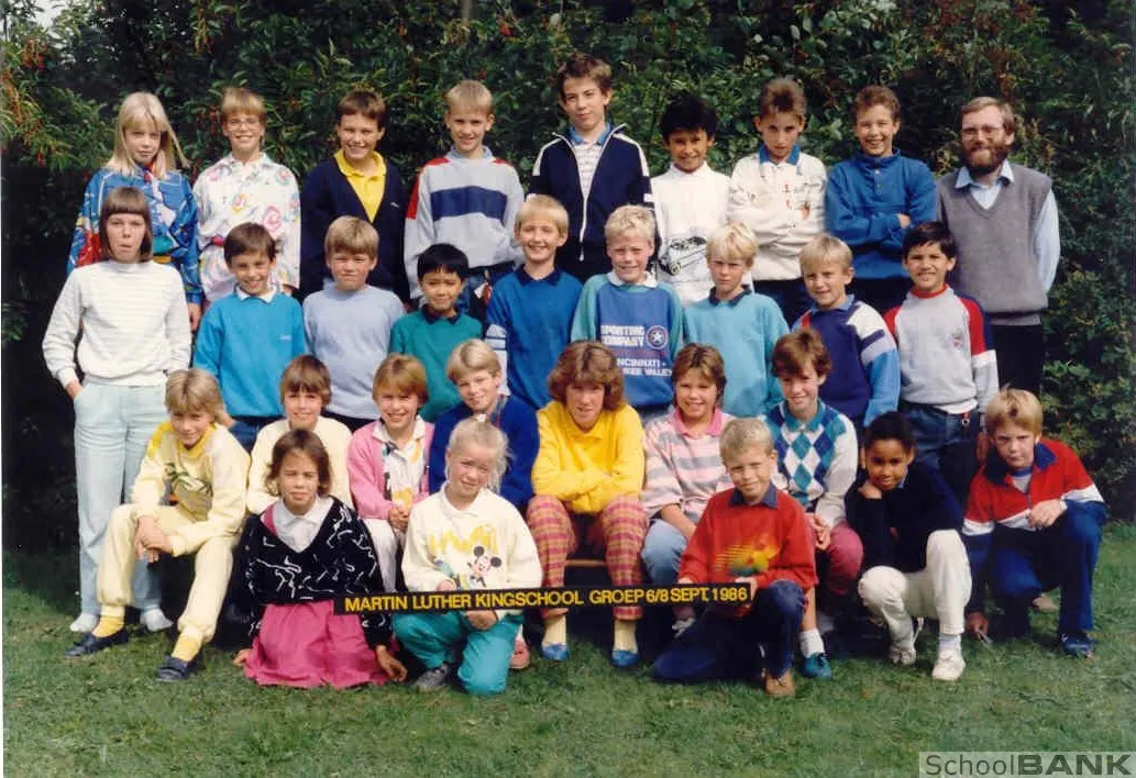 SchoolBANK.nl - vind je oude klasgenoten terug